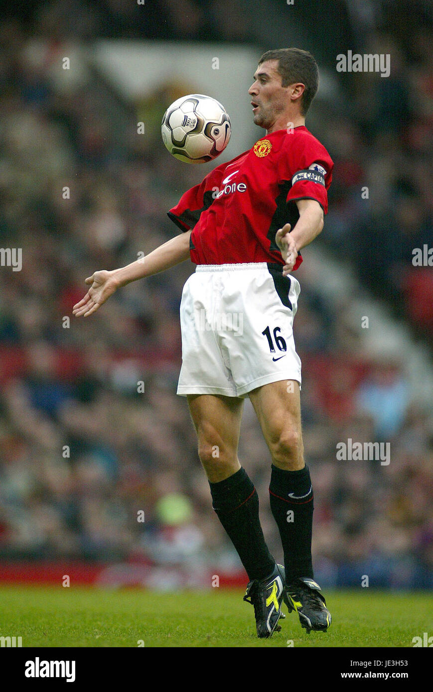 Roy keane manchester united 2003 hi-res stock photography and images ...