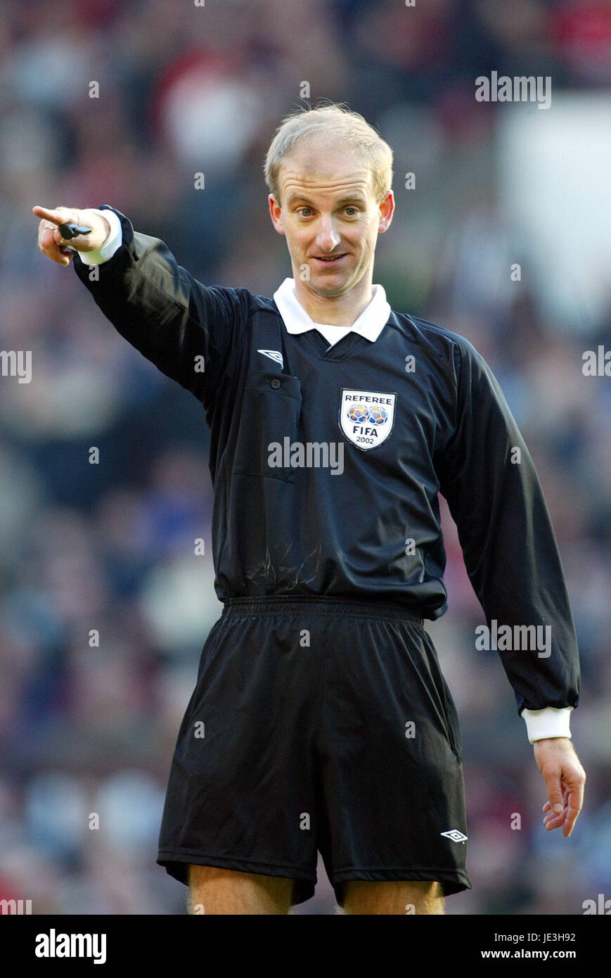 MIKE RILEY. PREMIER LEAGUE REFEREE OLD TRAFFORD MANCESTER 04 January ...