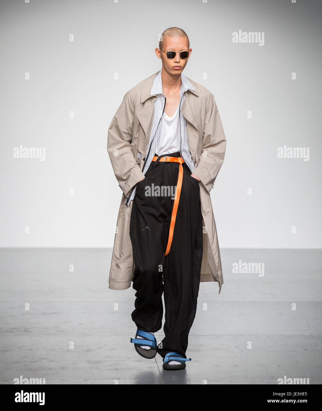 Tourne de transmission hi-res stock photography and images - Alamy