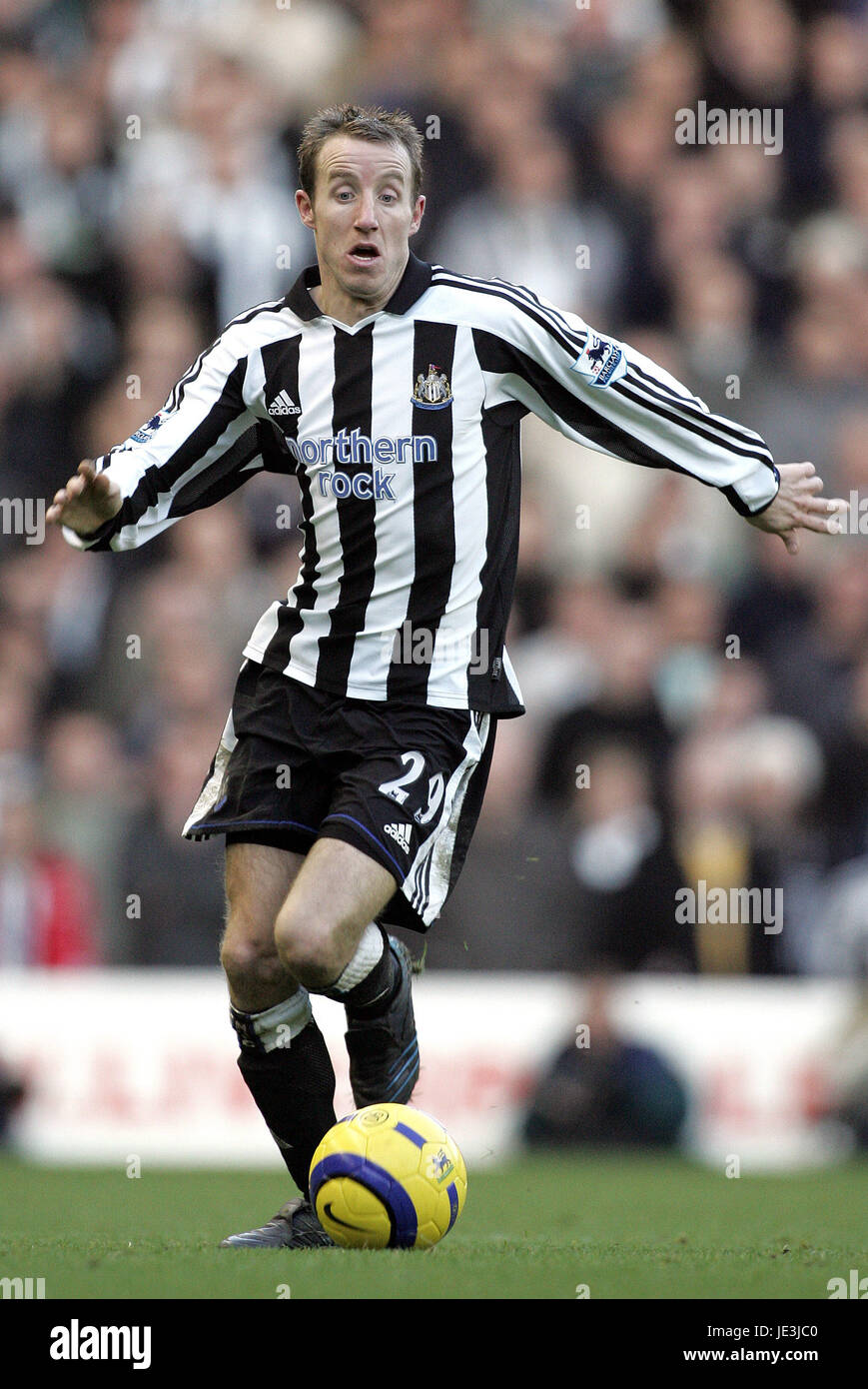LEE BOWYER NEWCASTLE UNITED FC ANFIELD LIVERPOOL ENGLAND 19 December ...