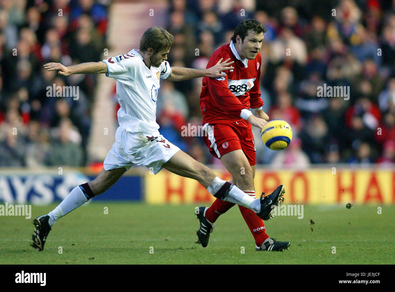 Mark viduka aston villa hi-res stock photography and images - Alamy
