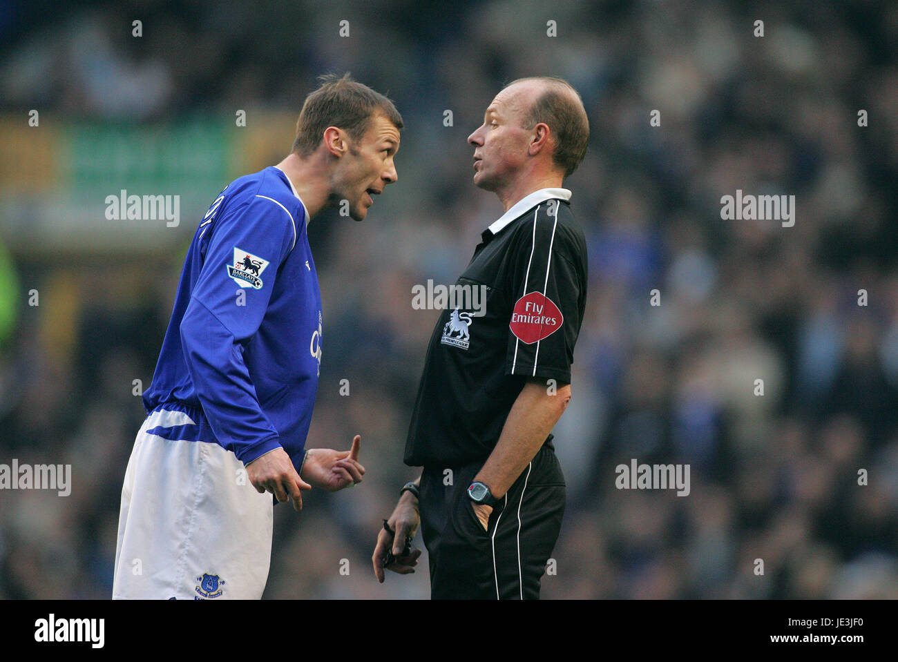 Referee steve bennett hi-res stock photography and images - Alamy