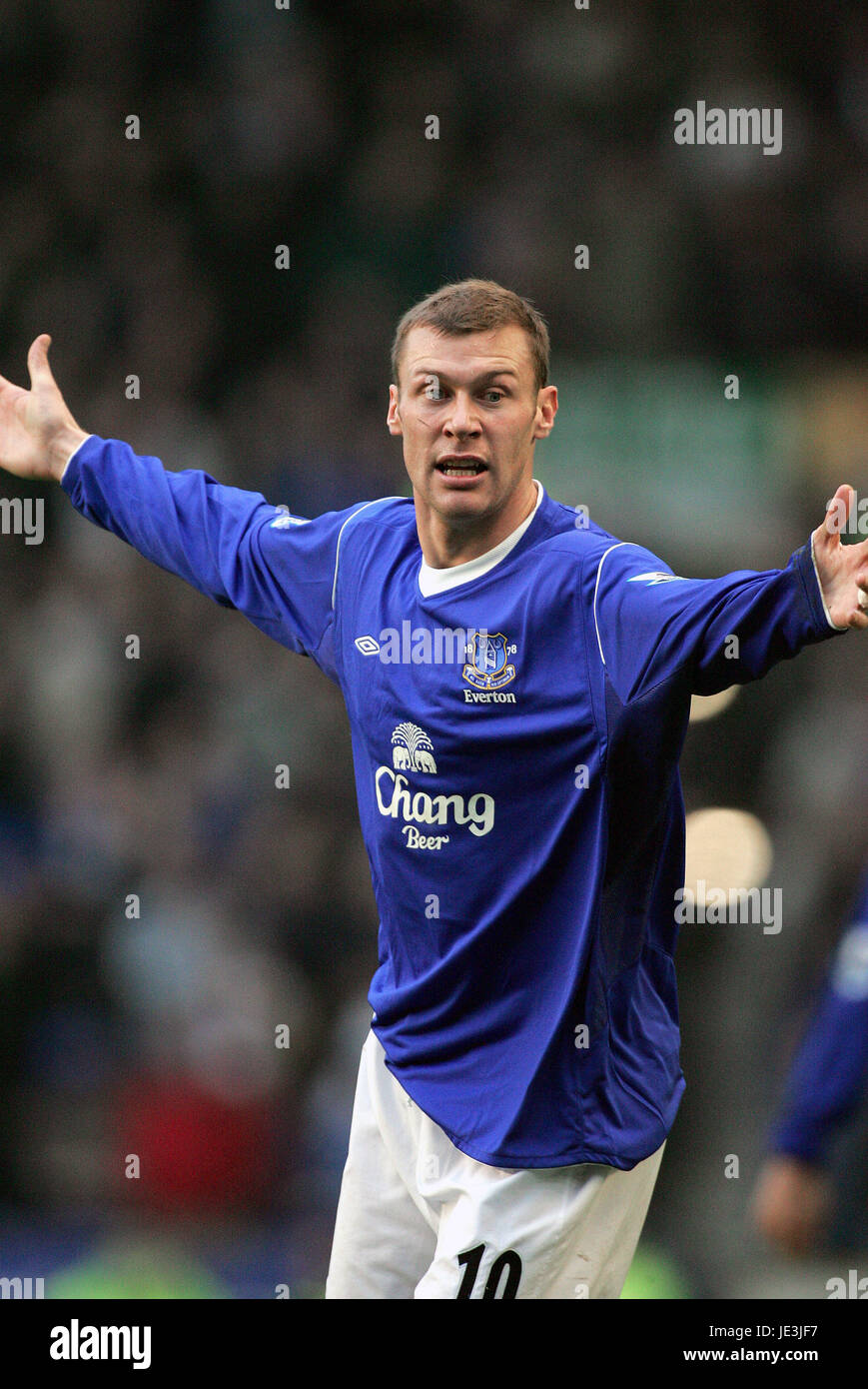 DUNCAN FERGUSON EVERTON FC GOODISON PARK LIVERPOOL 11 December 2004 ...