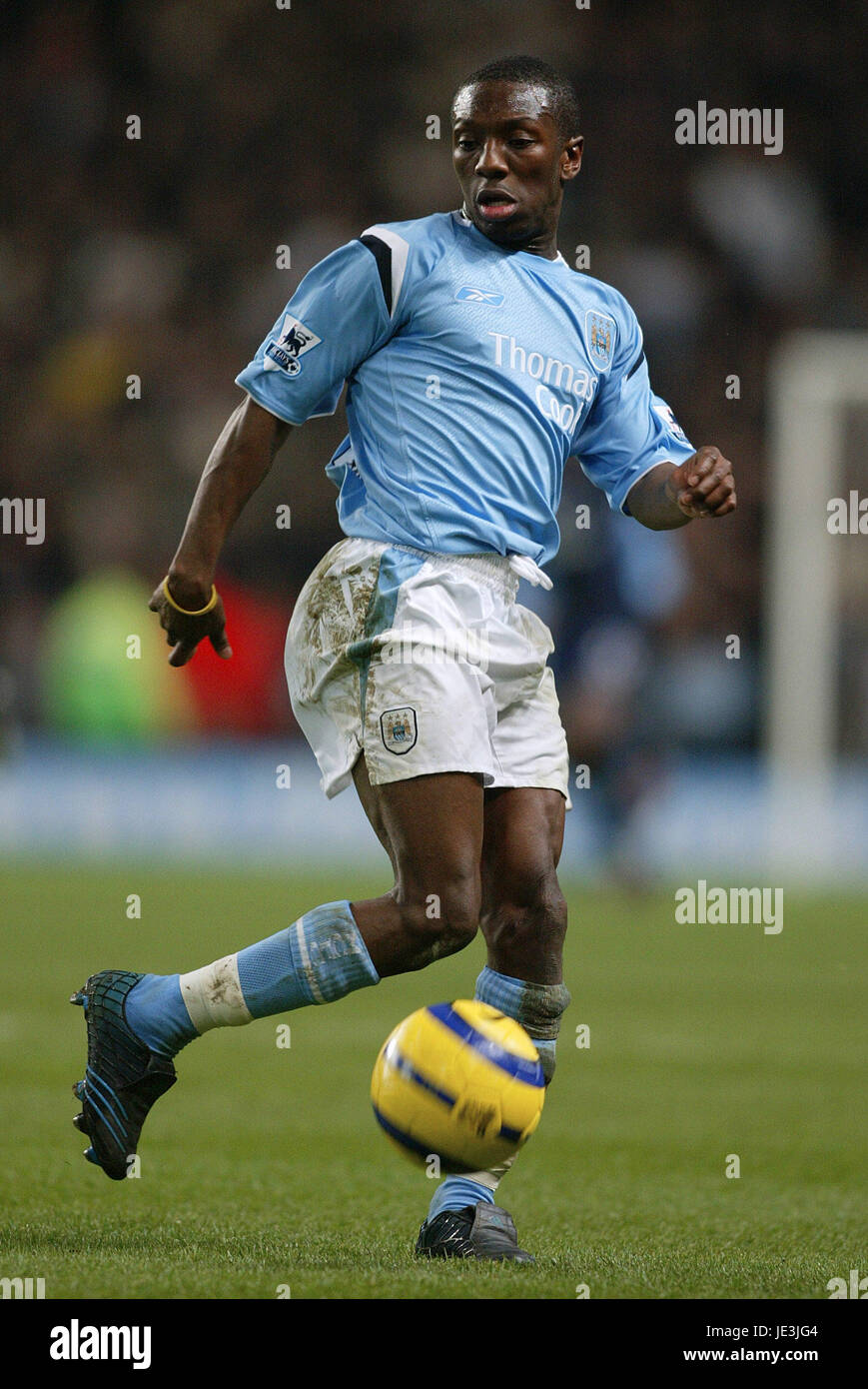 SHAUN WRIGHT-PHILLIPS MANCHESTER CITY FC MANCHESTER STADIUM MANCHESTER ...