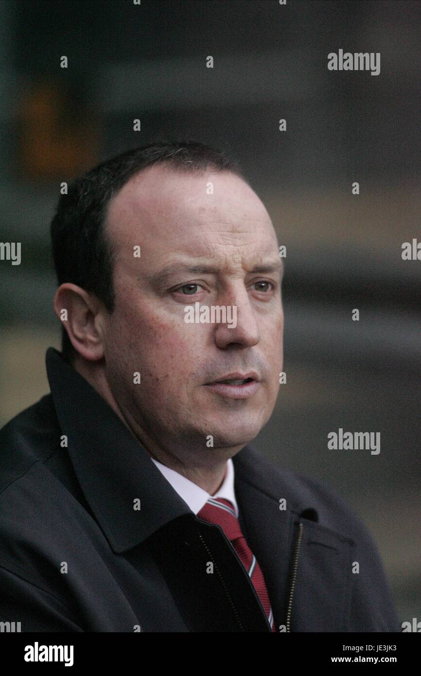 Rafa benitez 2004 hi-res stock photography and images - Alamy