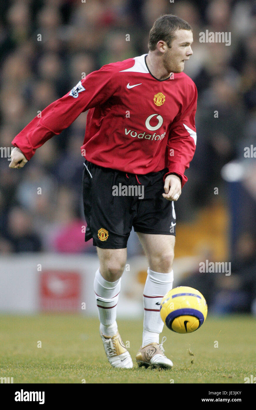 Wayne rooney manchester united 2004 hi-res stock photography and images ...