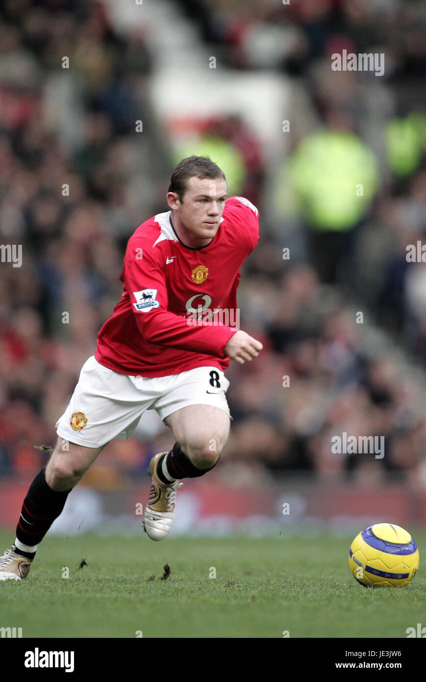 Wayne rooney manchester united 2004 hi-res stock photography and images ...