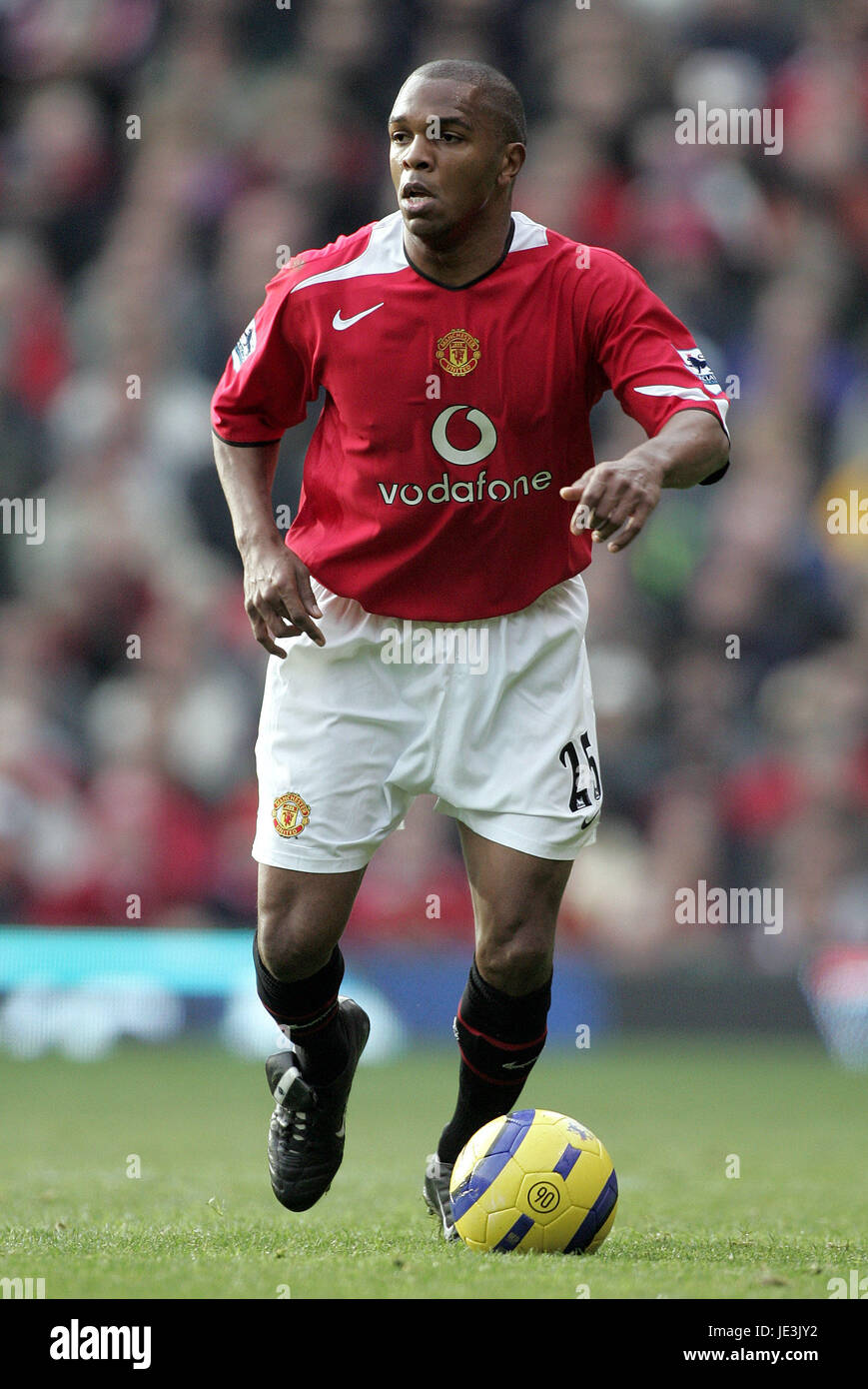 QUINTON FORTUNE MANCHESTER UNITED FC OLD TRAFFORD MANCHESTER ENGLAND 20 ...