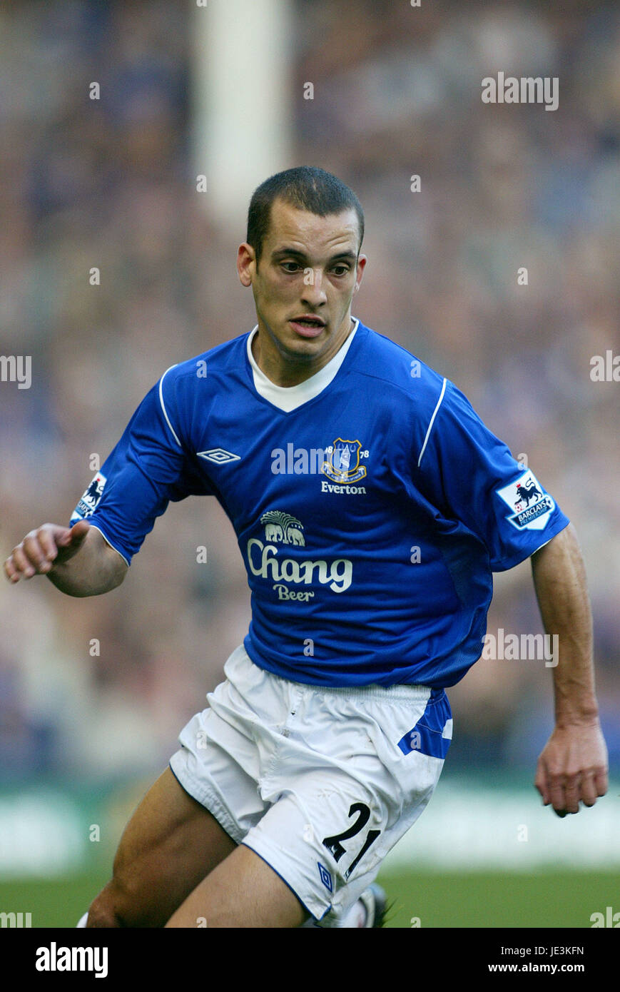 Leon osman of everton hi-res stock photography and images - Alamy