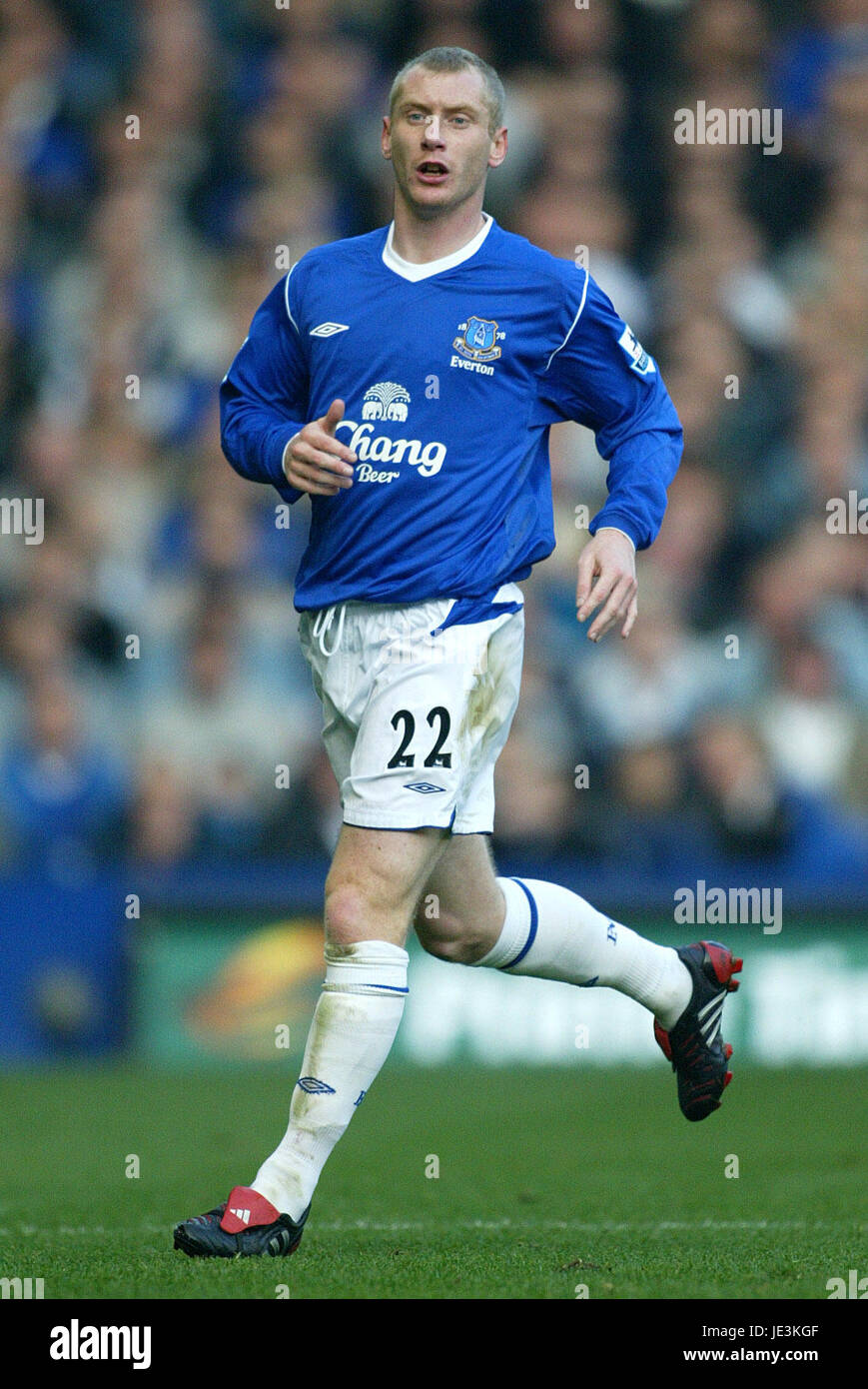 TONY HIBBERT EVERTON FC GOODISON PARK LIVERPOOL ENGLAND 30 October 2004 ...