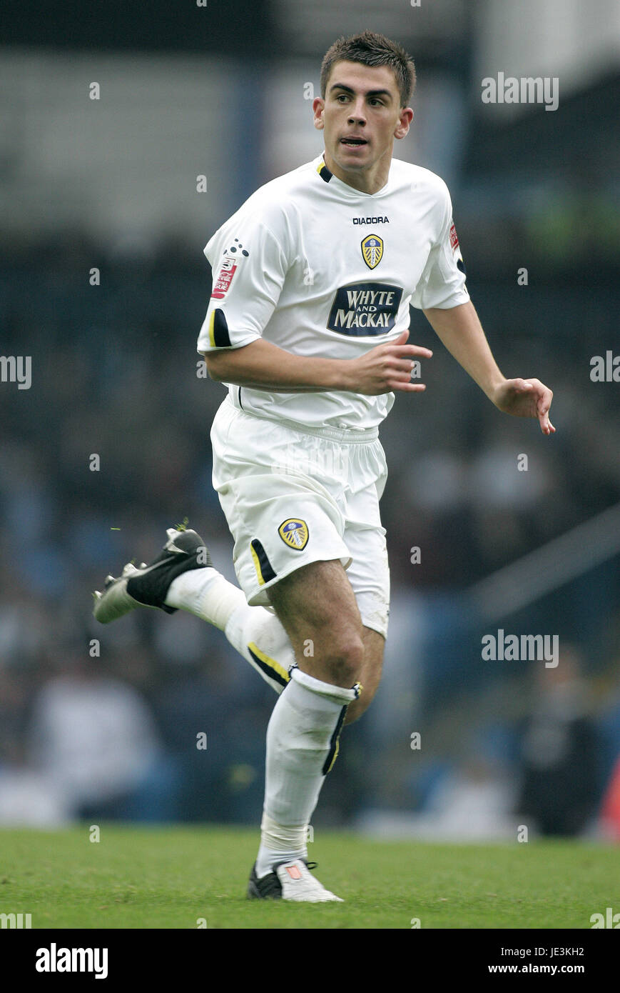 SIMON WALTON LEEDS UNITED FC ELLAND ROAD LEEDS ENGLAND 31 October 2004 Stock Photo - Alamy