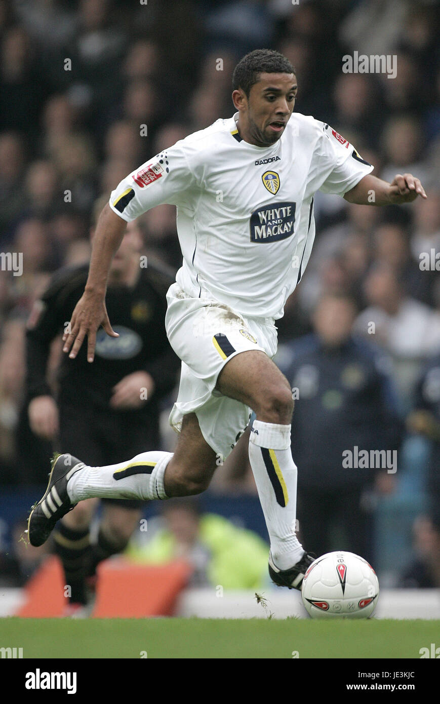 SIMON JOHNSON LEEDS UNITED FC ELLAND ROAD LEEDS ENGLAND 31 October 2004 ...