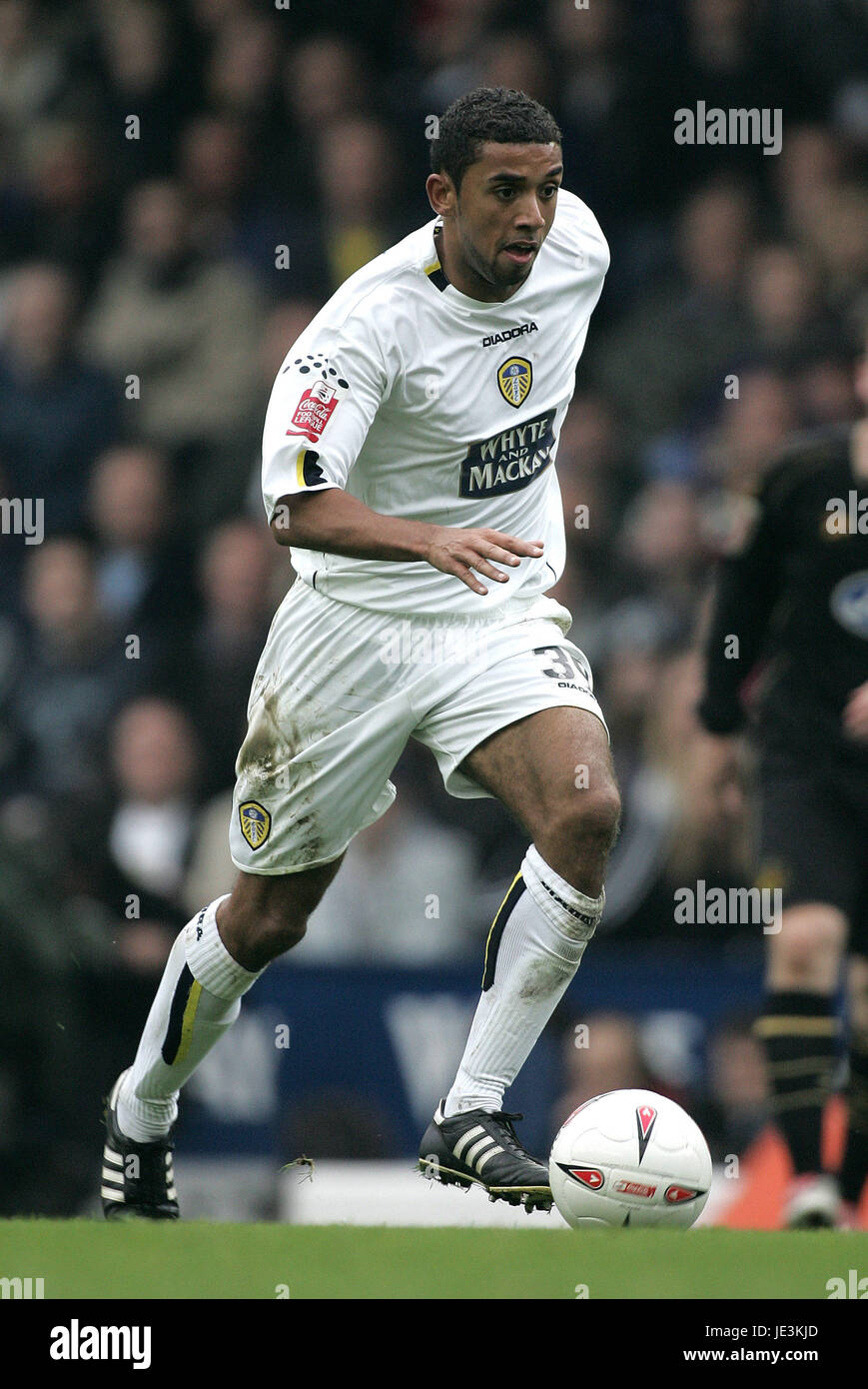 SIMON JOHNSON LEEDS UNITED FC ELLAND ROAD LEEDS ENGLAND 31 October 2004 ...