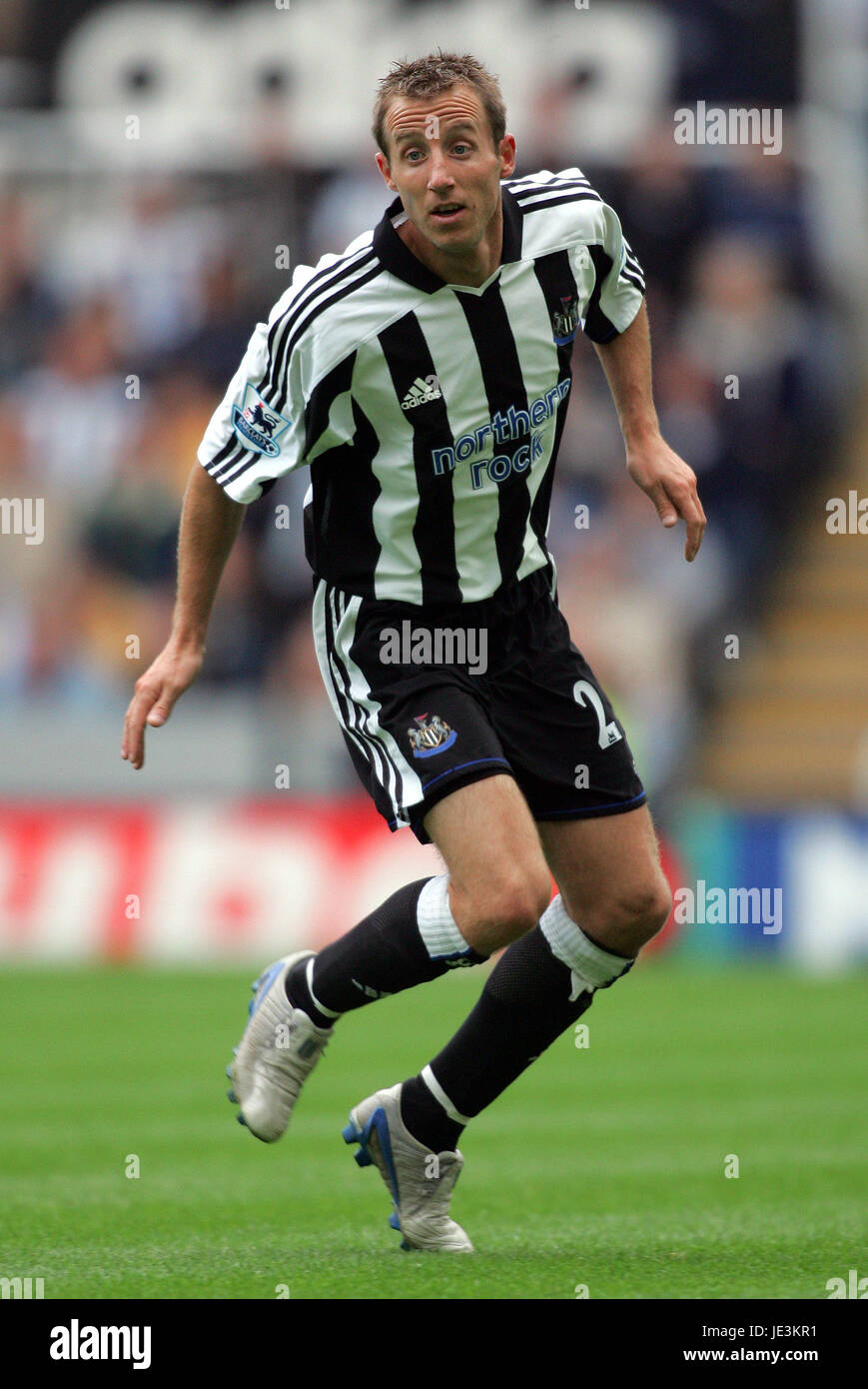LEE BOWYER NEWCASTLE UNITED FC ST JAMES PARK NEWCASTLE ENGLAND 25 ...