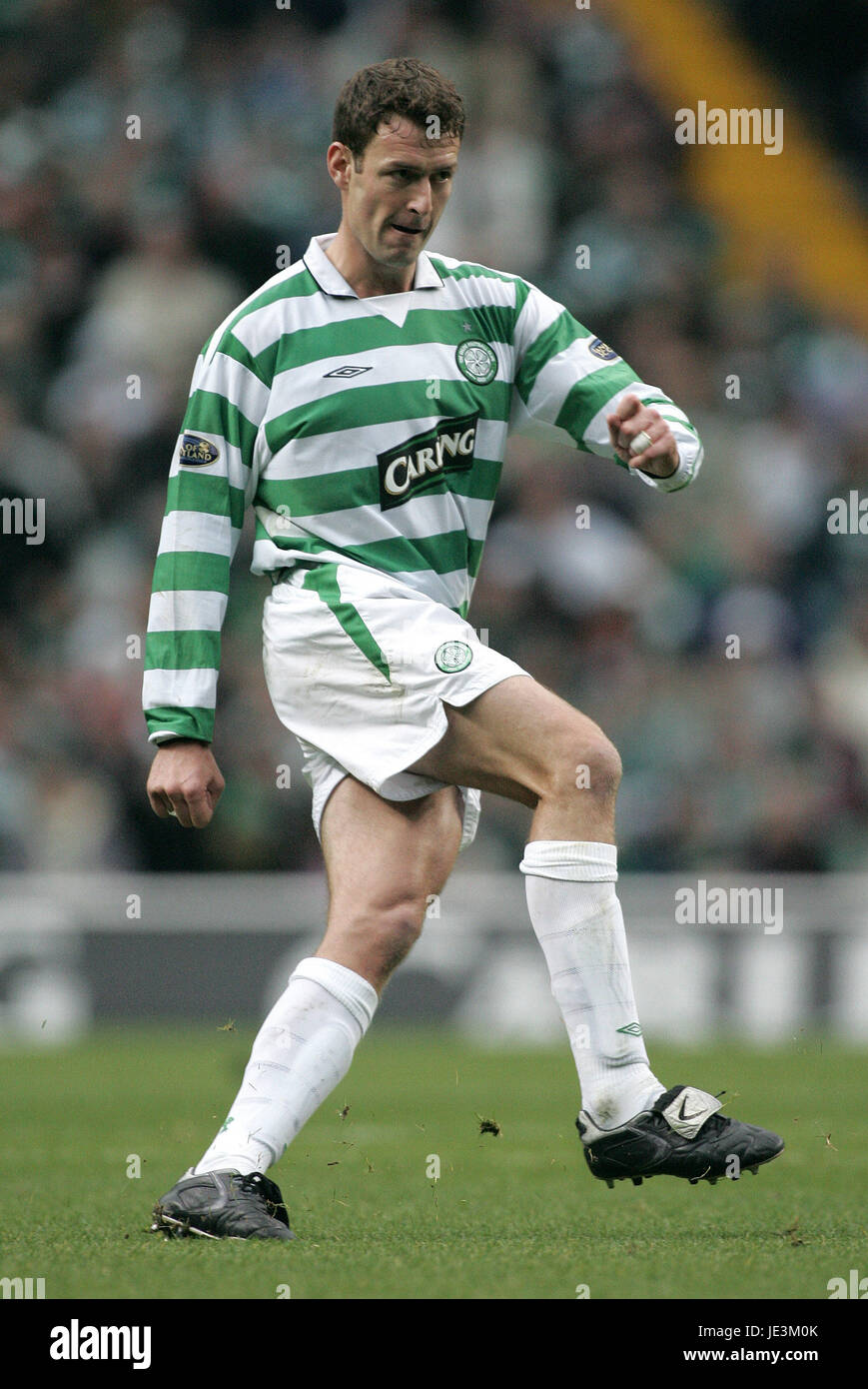 CHRIS SUTTON GLASGOW CELTIC FC CELTIC PARK GLASGOW SCOTLAND 16 October ...