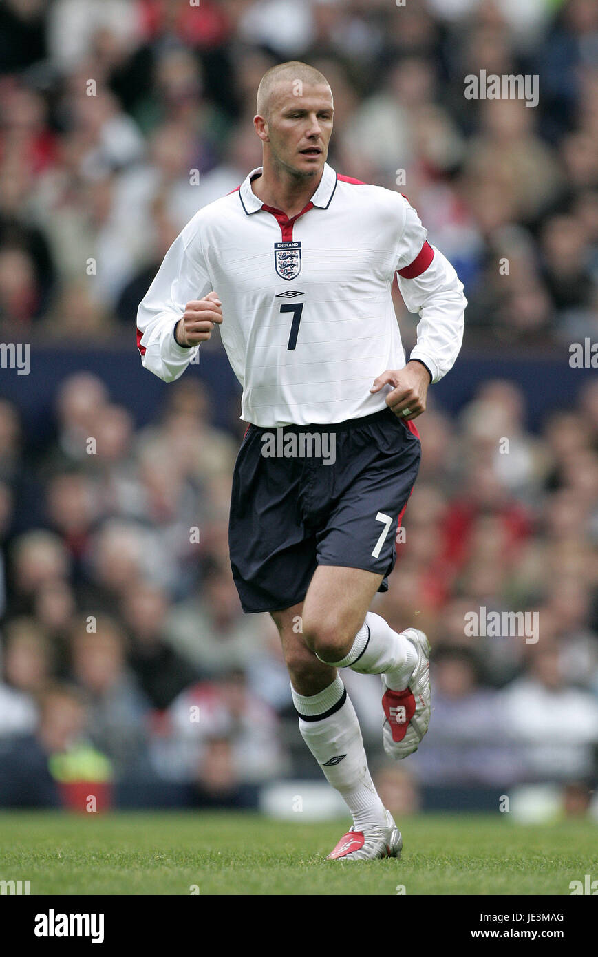 DAVID BECKHAM ENGLAND & REAL MADRID CF OLD TRAFFORD MANCHESTER ENGLAND ...