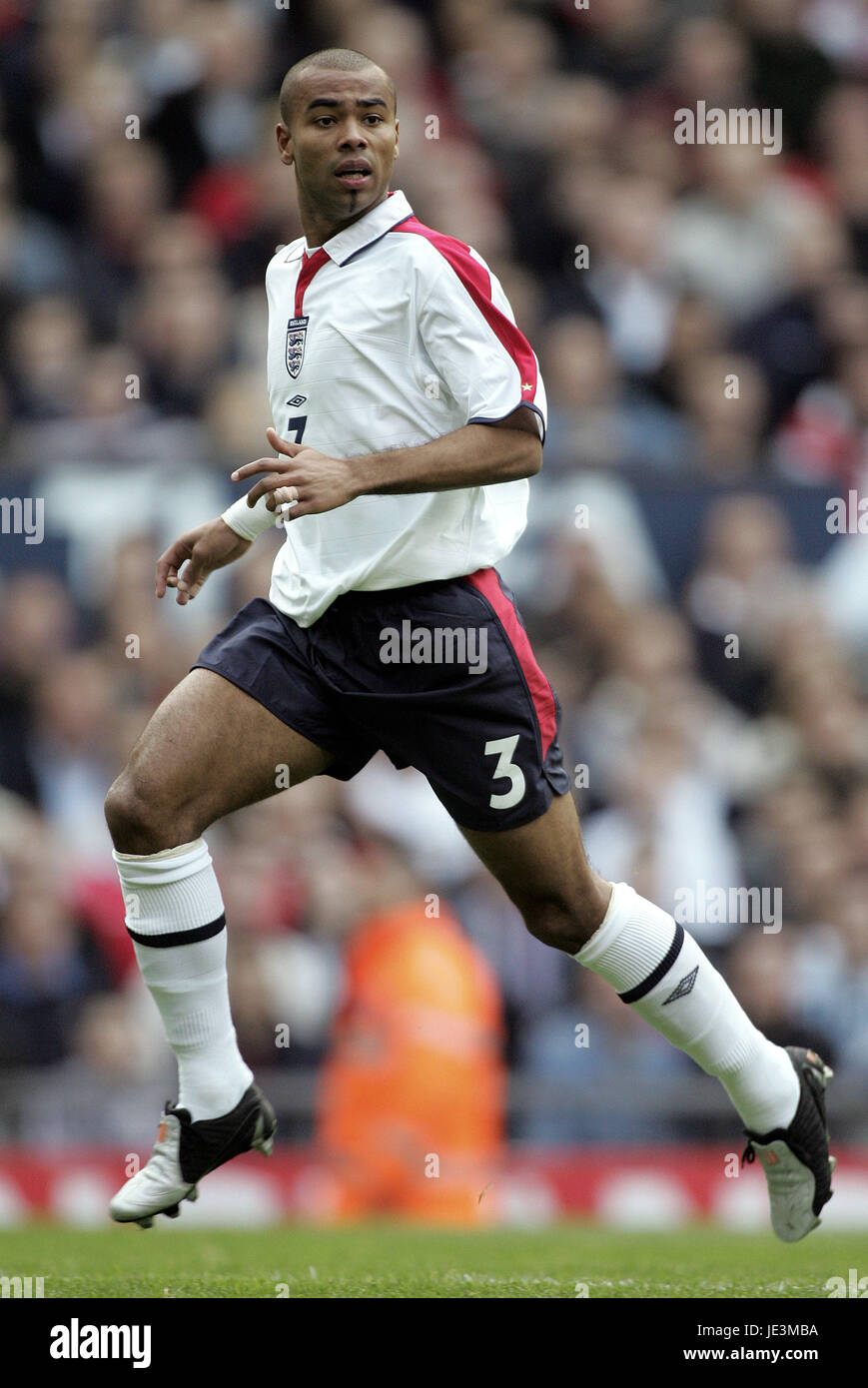 ASHLEY COLE ENGLAND & ARSENAL FC OLD TRAFFORD MANCHESTER ENGLAND 09 ...