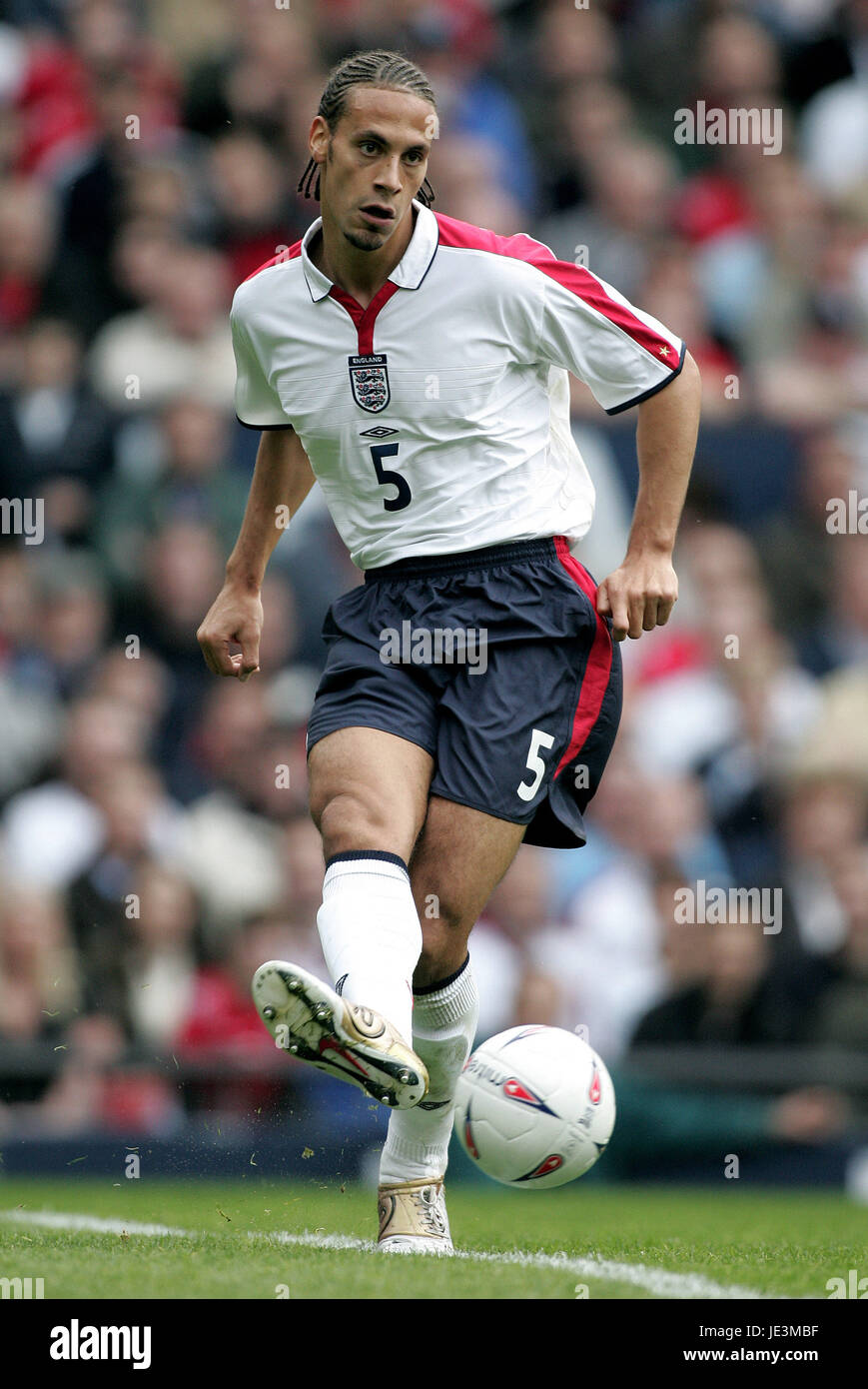 RIO FERDINAND ENGLAND & MANCHESTER UNITED FC OLD TRAFFORD MANCHESTER ...