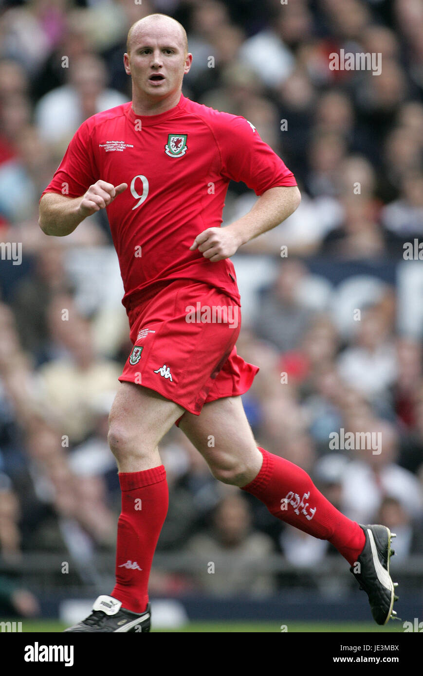John hartson wales hi-res stock photography and images - Alamy