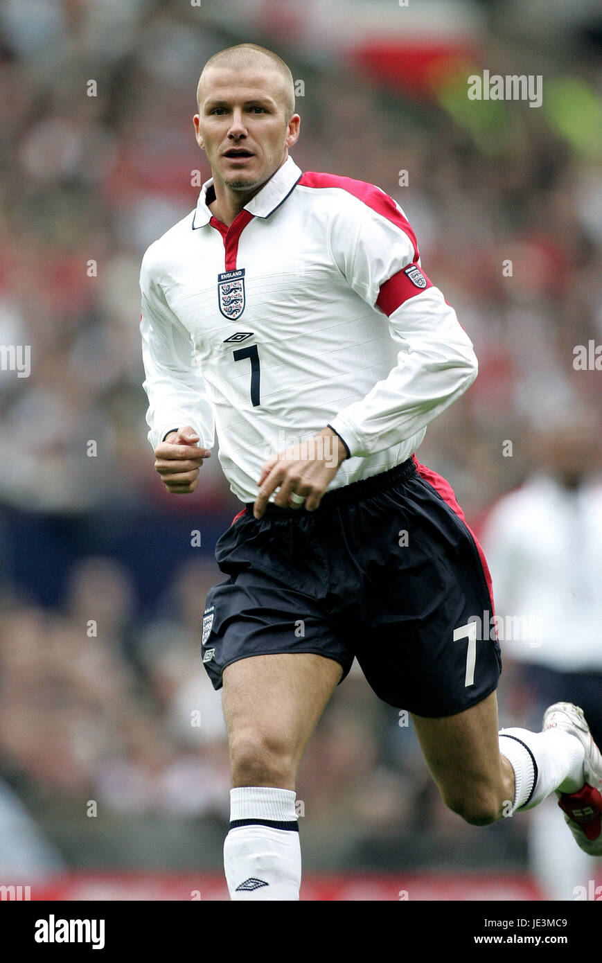 DAVID BECKHAM ENGLAND & REAL MADRID CF OLD TRAFFORD MANCHESTER ENGLAND ...