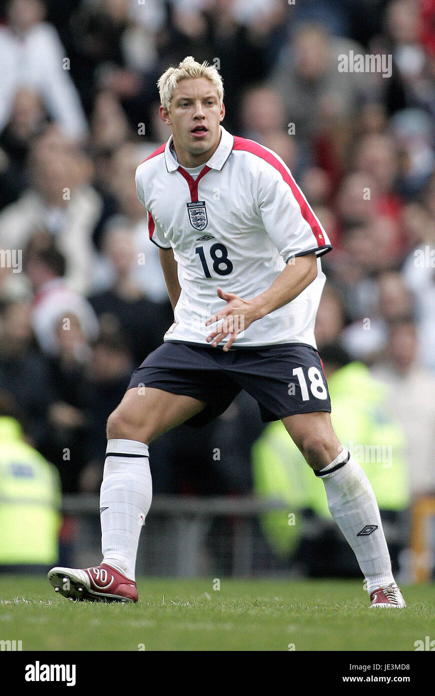 ALAN SMITH ENGLAND & MANCHESTER UNITED FC OLD TRAFFORD MANCHESTER ...