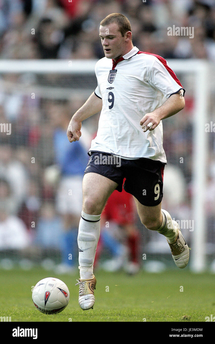 Wayne rooney manchester united 2004 hi-res stock photography and images ...