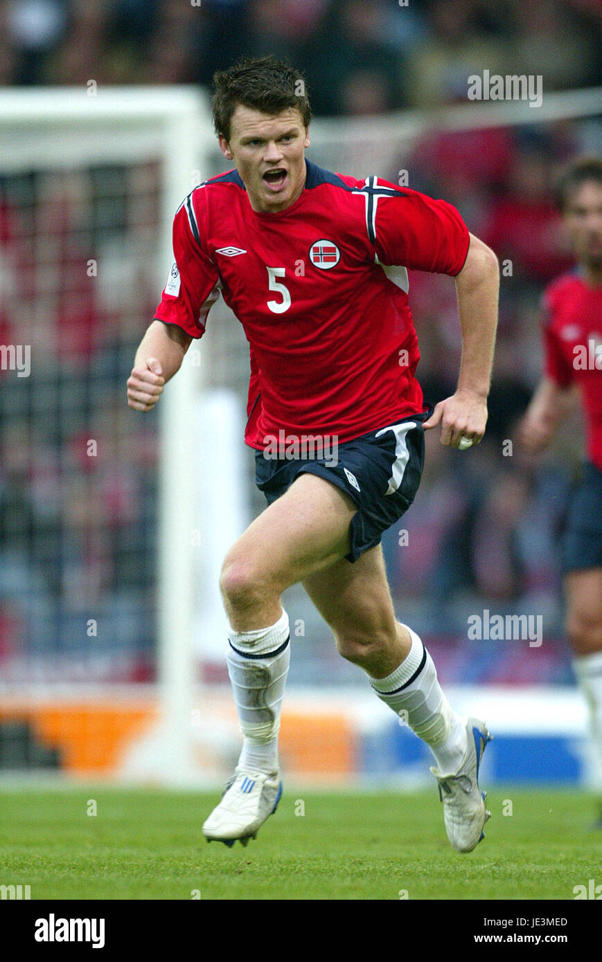 JOHN ARNE RIISE NORWAY & LIVERPOOL FC HAMPDEN PARK GLASGOW SCOTLAND 09 ...