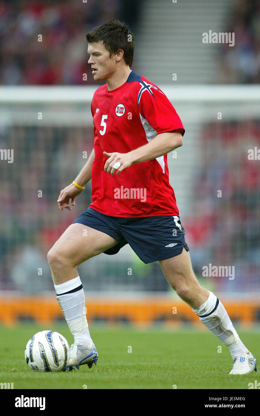JOHN ARNE RIISE NORWAY & LIVERPOOL FC HAMPDEN PARK GLASGOW SCOTLAND 09 ...
