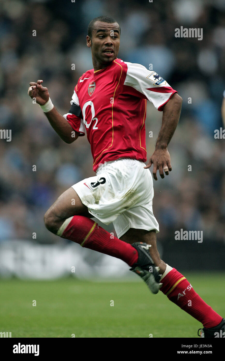 ASHLEY COLE ARSENAL FC CITY OF MANCHESTER STADIUM MANCHESTER 25 ...