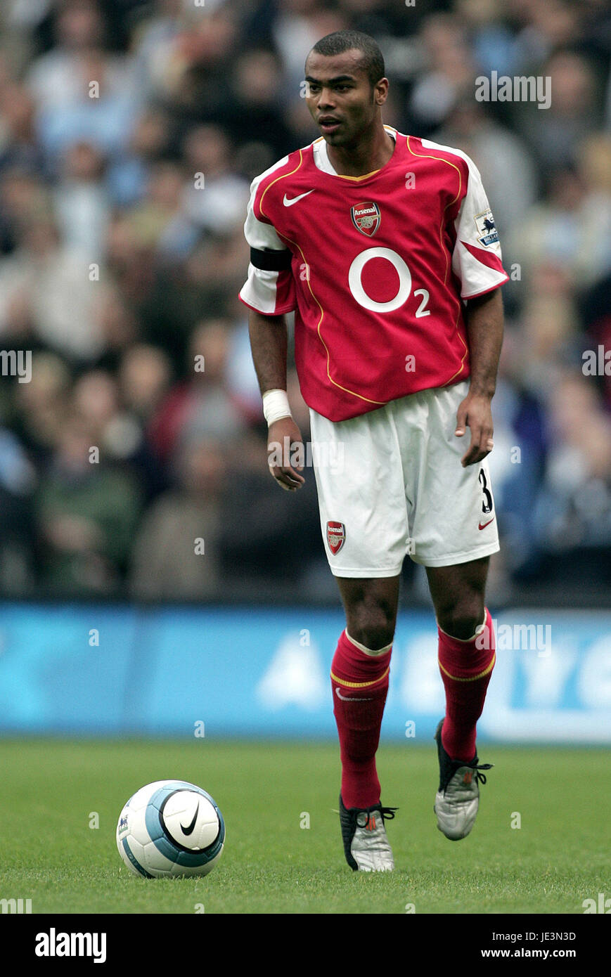 ASHLEY COLE ARSENAL FC CITY OF MANCHESTER STADIUM MANCHESTER 25 ...