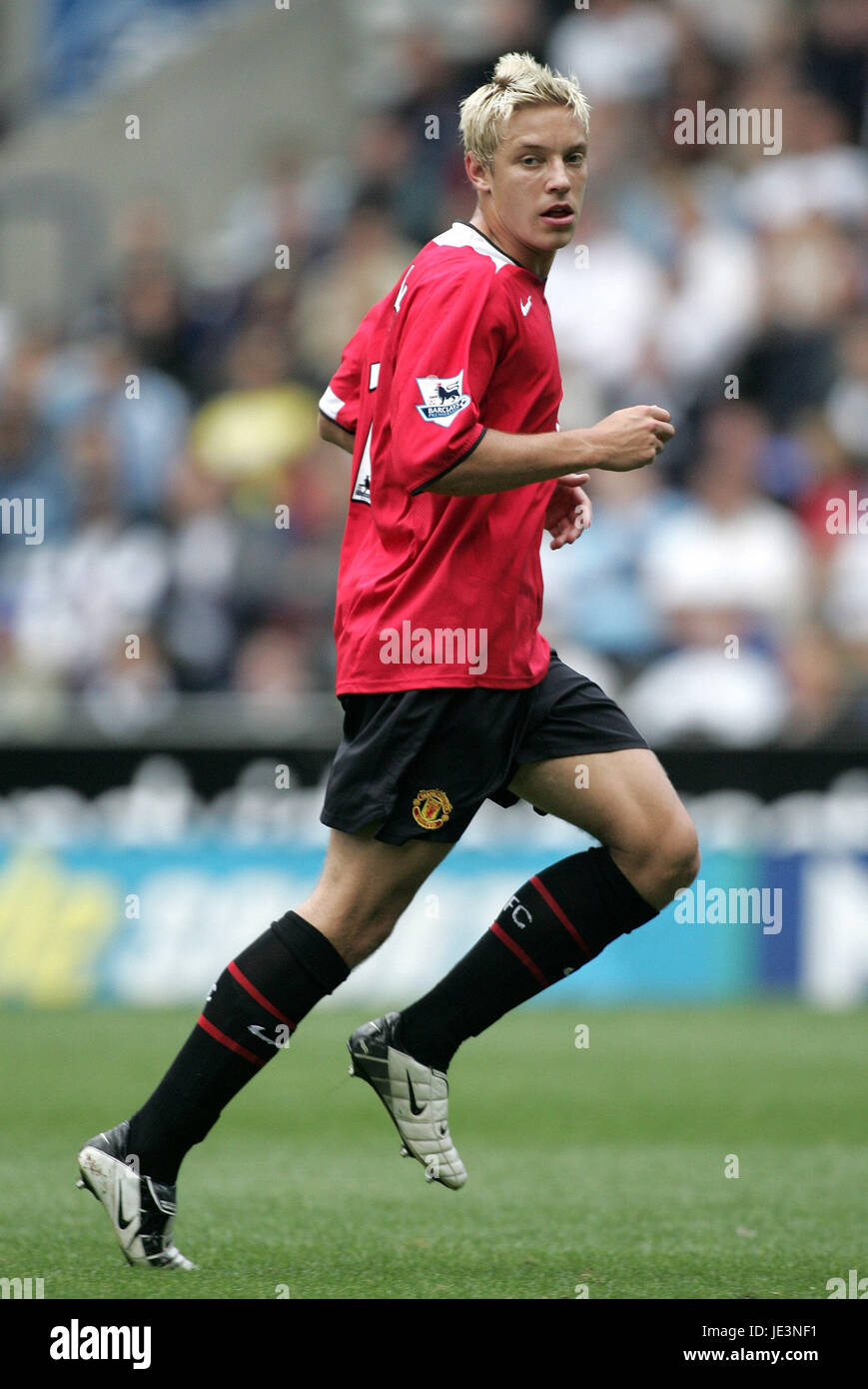 ALAN SMITH MANCHESTER UNITED FC REEBOK STADIUM BOLTON ENGLAND 11 ...