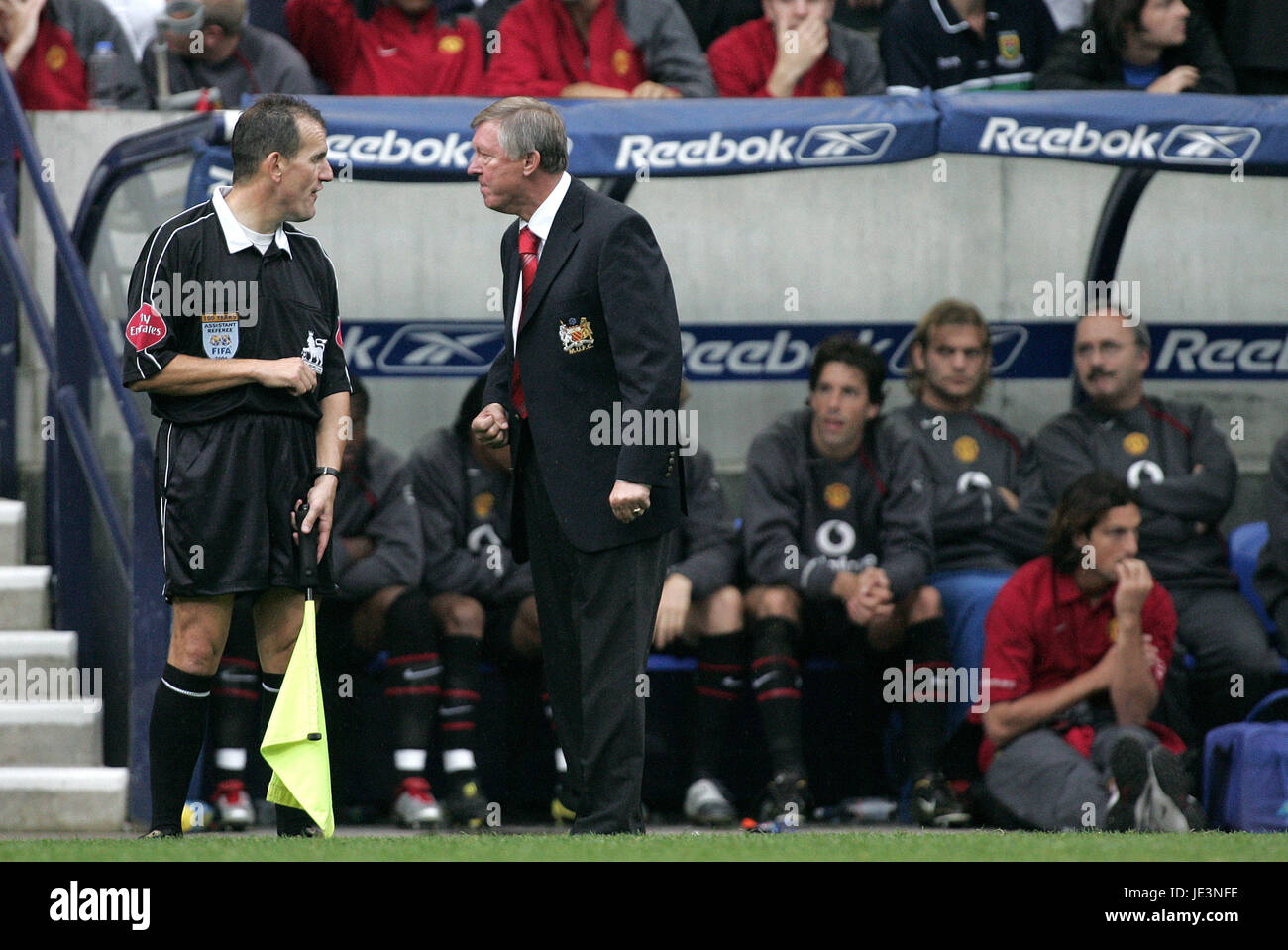 Manchester united team 2004 hi-res stock photography and images - Alamy