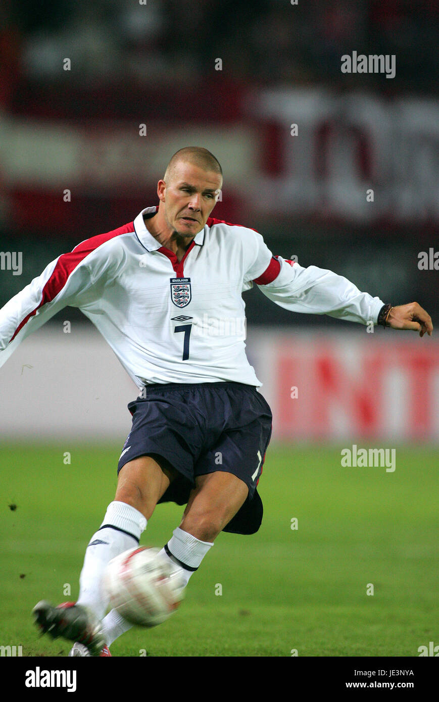 DAVID BECKHAM ENGLAND & REAL MADRID CF ERNST-HAPPEL-STADIUM VIENNA ...