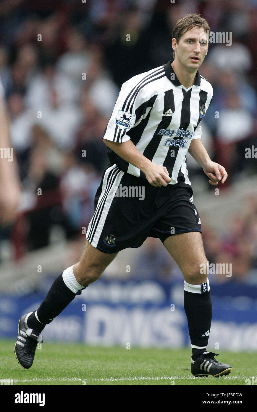 ROBBIE ELLIOTT NEWCASTLE UNITED FC VILLA PARK BIRMINGHAM 28 August 2004 ...
