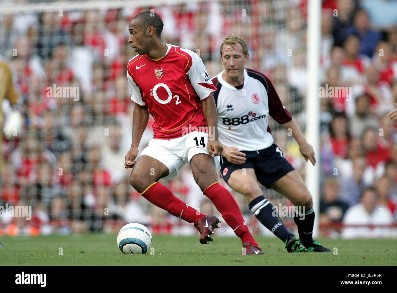 Thierry henry 2004 arsenal hi-res stock photography and images - Alamy