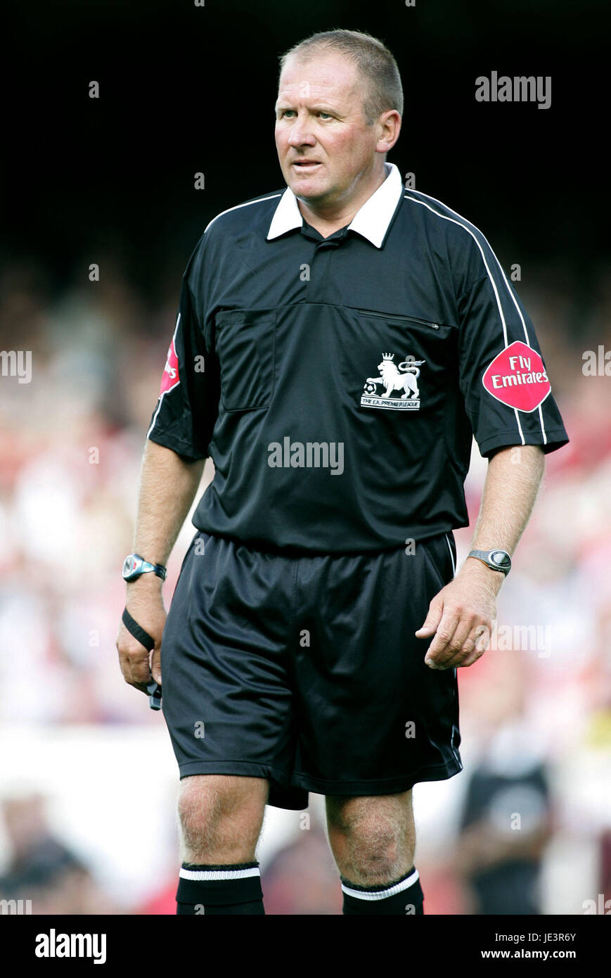 STEVE DUNN PREMIERSHIP REFEREE HIGHBURY LONDON ENGLAND 22 August 2004 ...