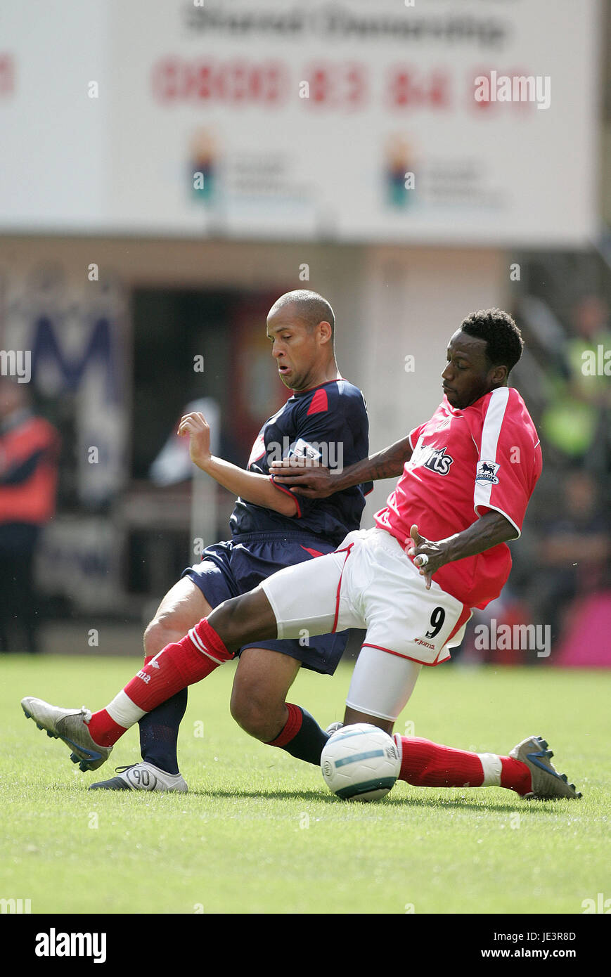 JASON EUELL & NIGEL QUASHIE CHARLTON ATLETIC V PORTSMOUTH THE VALLEY ...