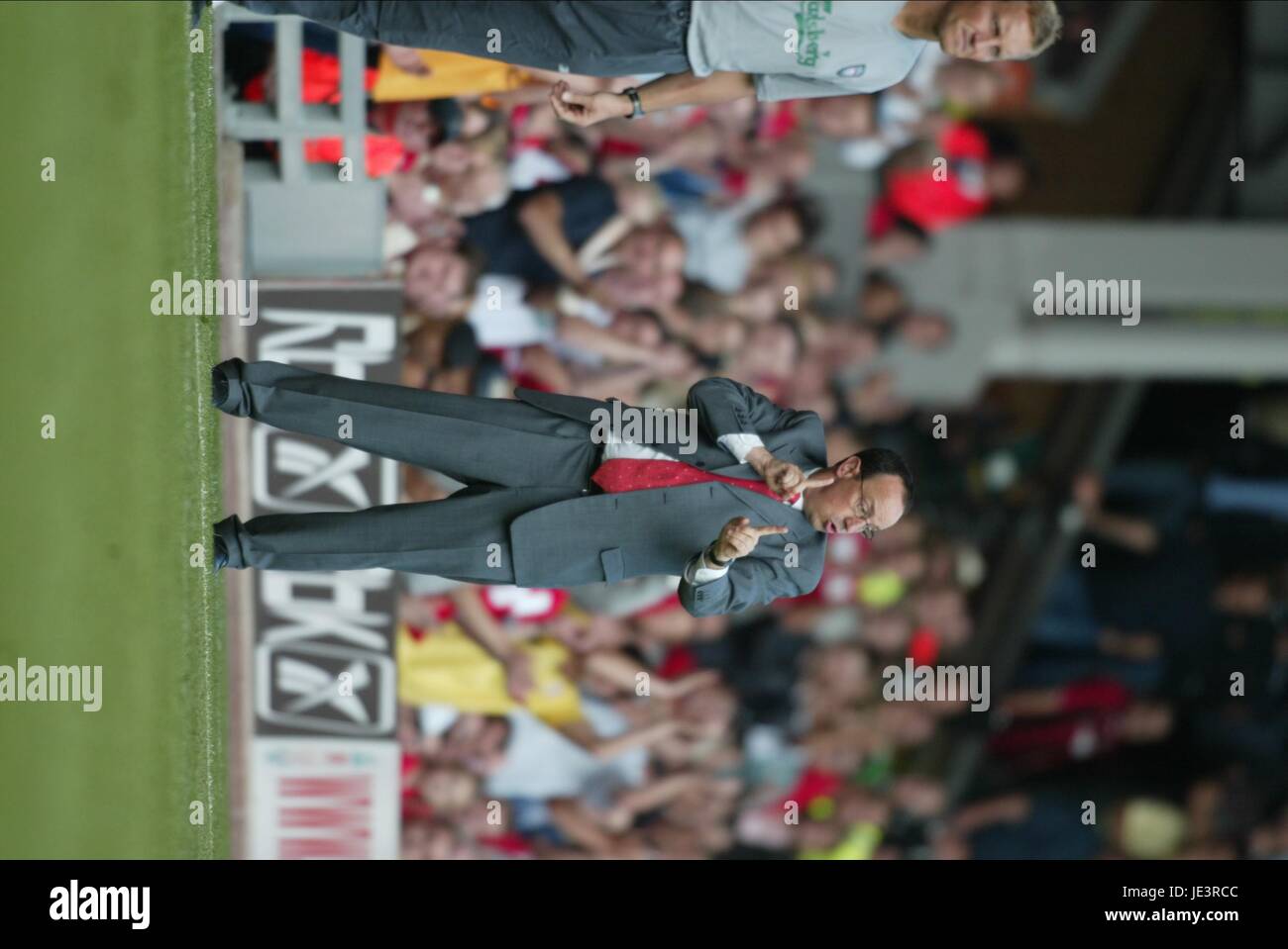 RAFA BENITEZ RAFAEL BENITEZ LIVERPOOL MANAGER LIVERPOOL FC MANAGER ...