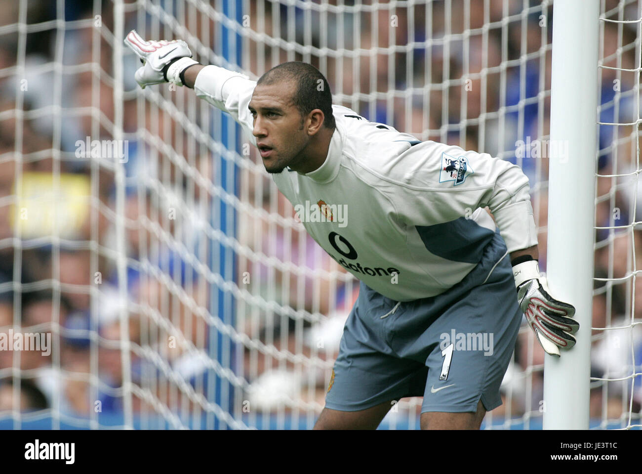 TIM HOWARD MANCHESTER UNITED FC STAMFORD BRIDGE CHELSEA LONDON ENGLAND ...