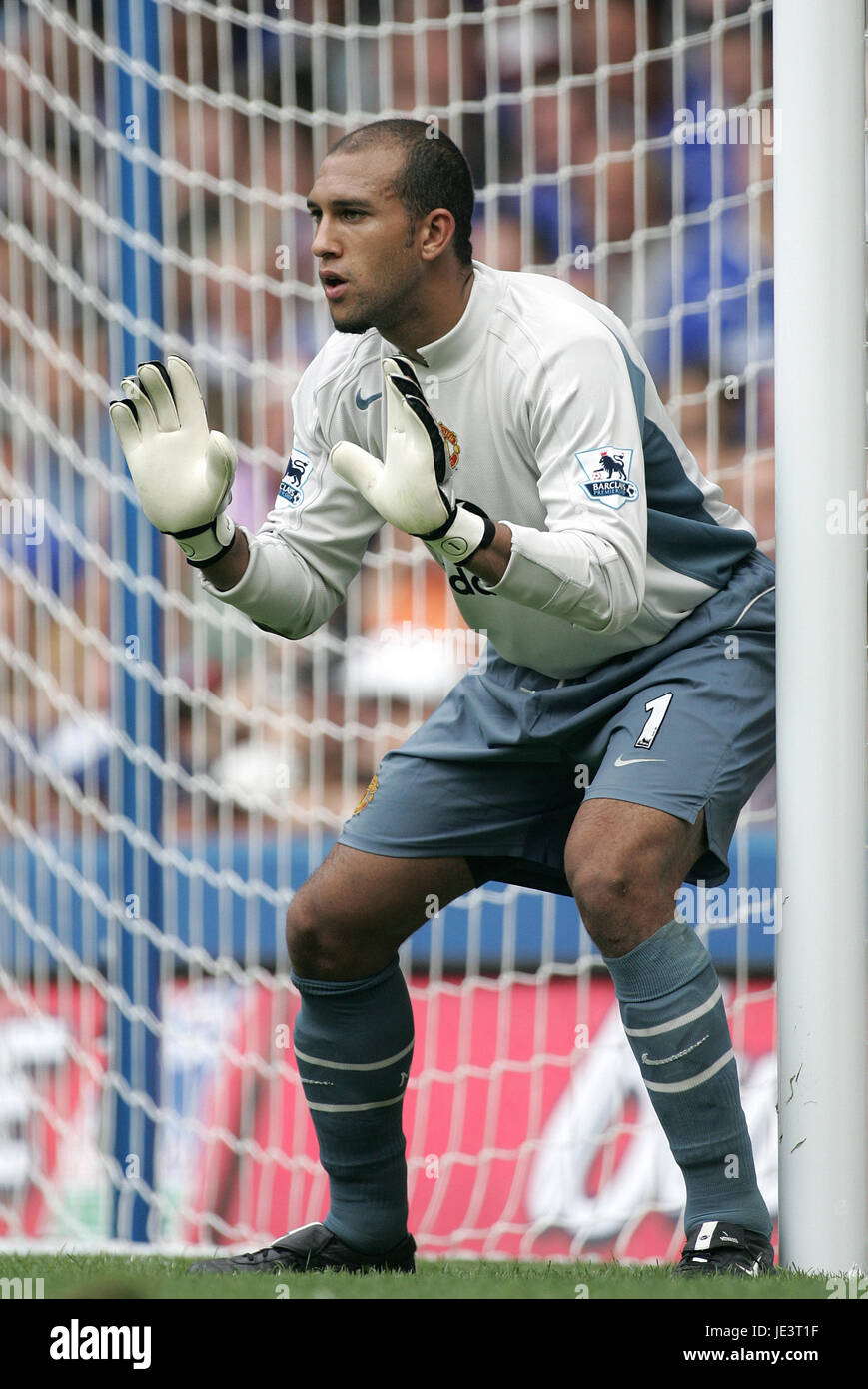 TIM HOWARD MANCHESTER UNITED FC STAMFORD BRIDGE CHELSEA LONDON ENGLAND ...