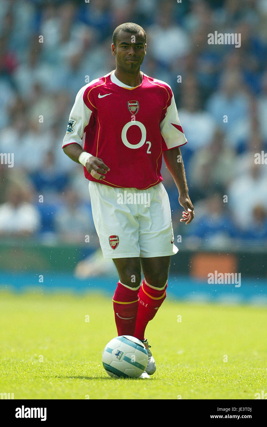 ASHLEY COLE ARSENAL FC GOODISON PARK LIVERPOOL LIVERPOOL ENGLAND 15 ...