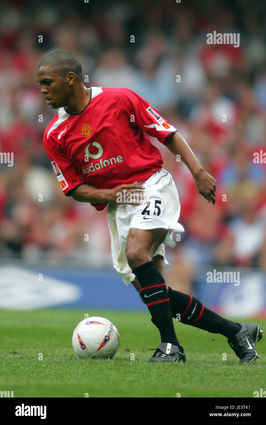 QUINTON FORTUNE MANCHESTER UNITED FC MILLENNIUM STADIUM CARDIFF WALES ...
