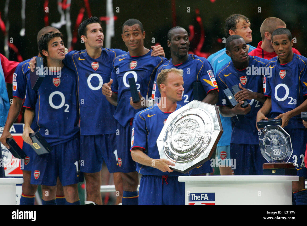 ARSENAL TEAM COMMUNITY SHIELD WINNERS 2004 MILLENNIUM STADIUM CARDIFF ...