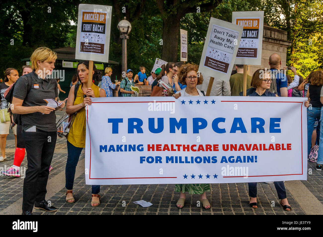 Universal health care debate hi-res stock photography and images - Alamy