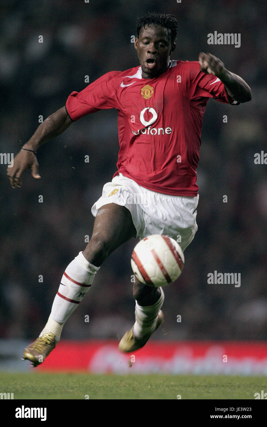 LOUIS SAHA MANCHESTER UNITED FC OLD TRAFFORD MANCHESTER ENGLAND 03 ...