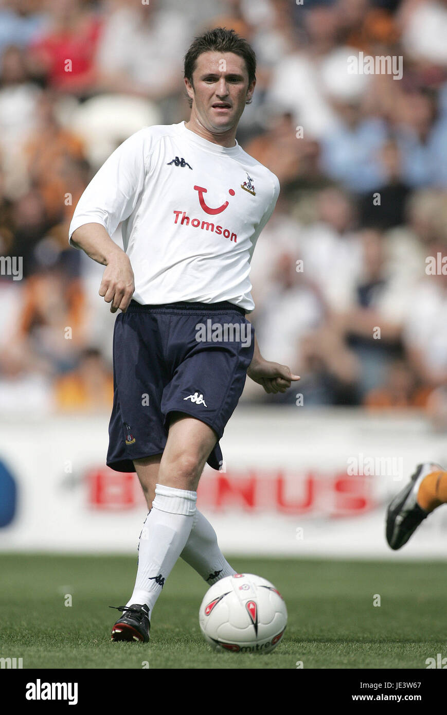 ROBBIE KEANE TOTTENHAM HOTSPUR FC THE KINGSTON COMMUNICATIONS STADIUM ...
