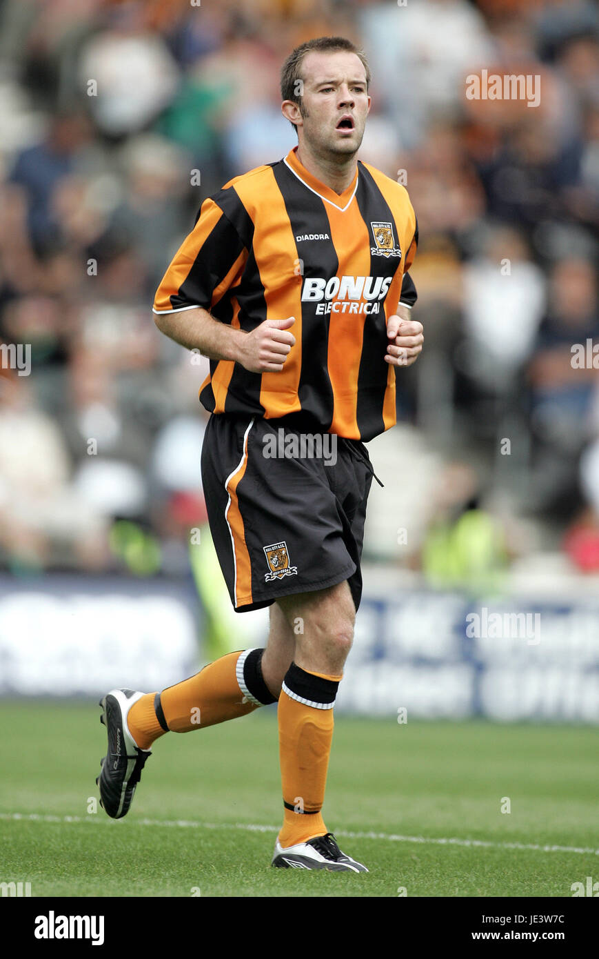 IAN ASHBEE HULL CITY FC THE KINGSTON COMMUNICATIONS STADIUM HULL 24 ...