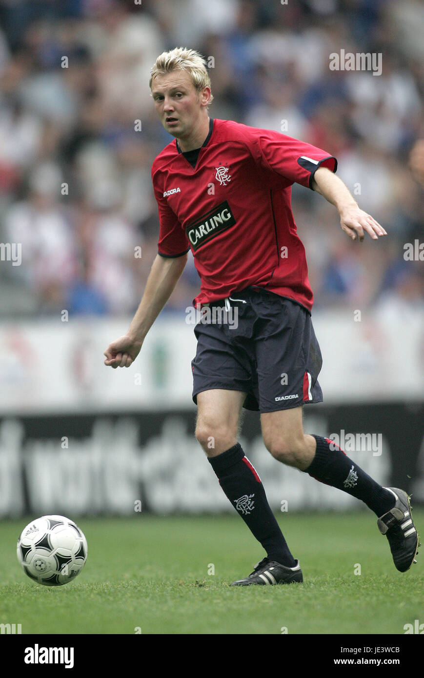 STEPHEN HUGHES. GLASGOW RANGERS FC ST JAMES PARK NEWCASTLE ENGLAND 01 ...
