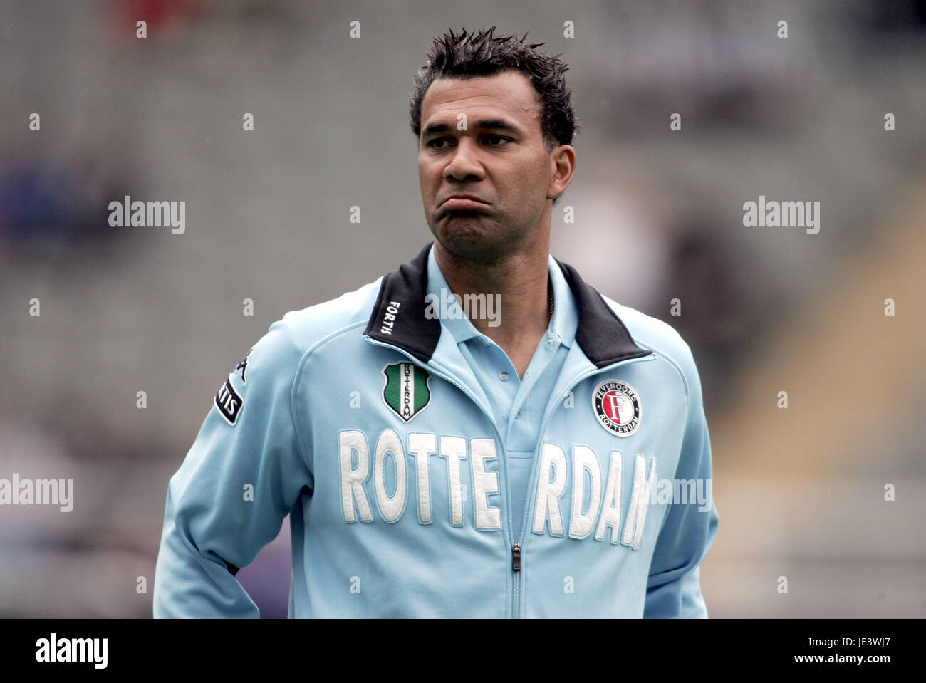 RUUD GULLIT FEYENOORD COACH ST JAMES PARK NEWCASTLE 31 July 2004 Stock ...