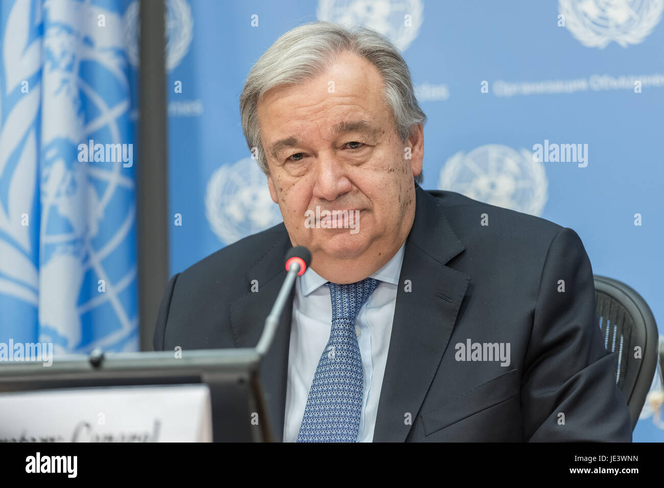 1st general secretary of the united nations hi-res stock photography ...